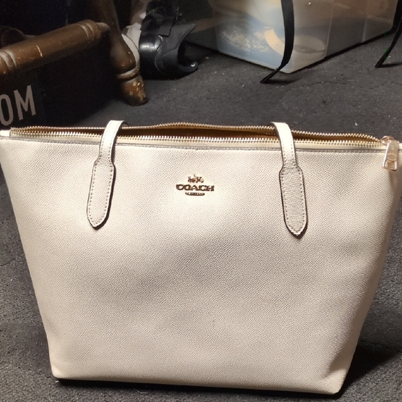 Coach | Bags | Coach Cream Pebbled Leather Tote | Poshmark